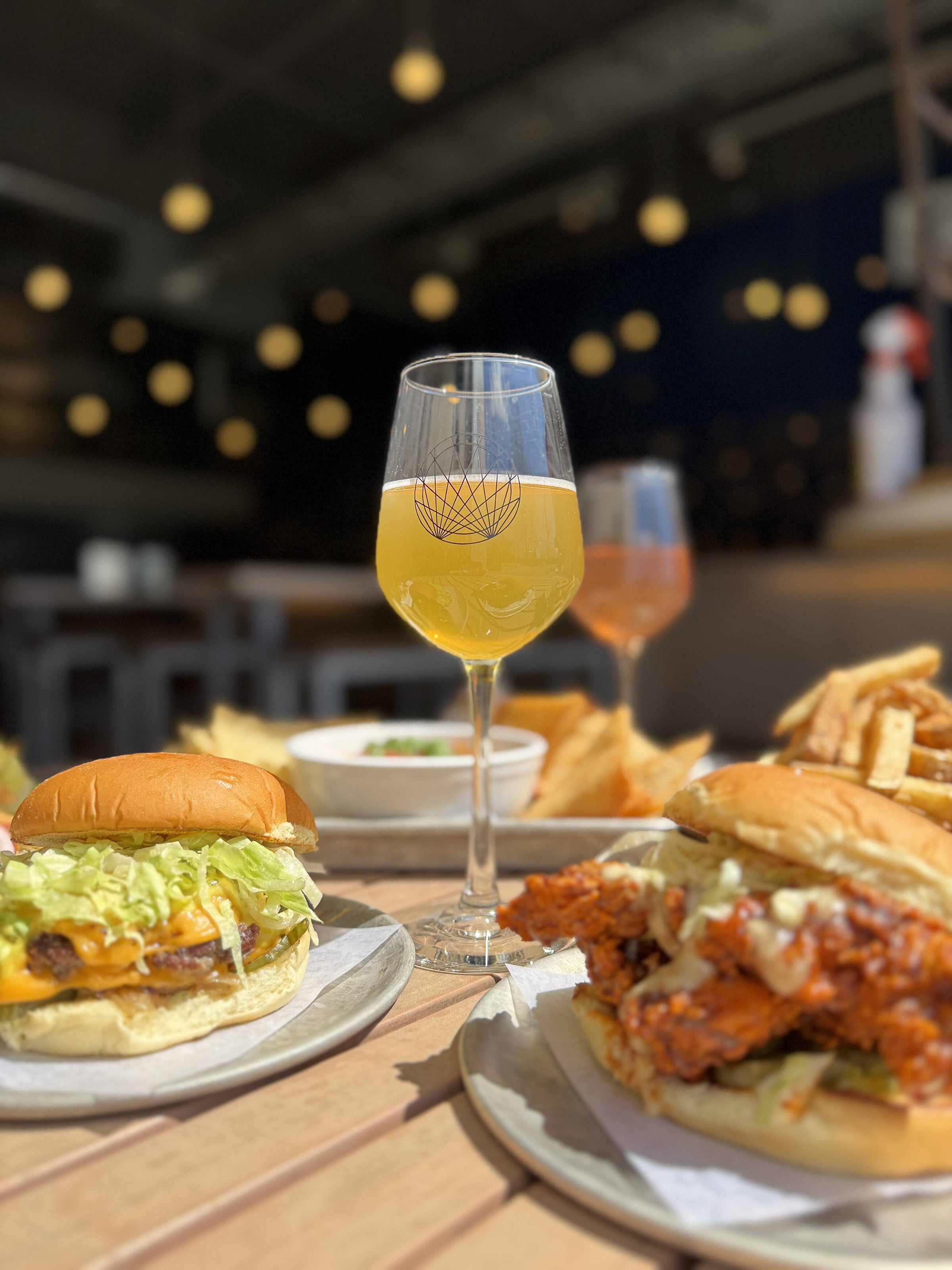 Arabella Park Bar | 18 Rotating Taps & Bottle Shop in Belmont Village ...